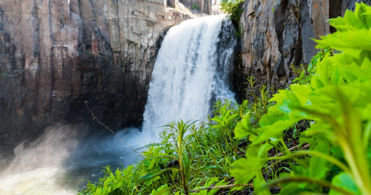 5 Hikes for Waterfall Viewing in the Eastern Sierra | Visit Mammoth
